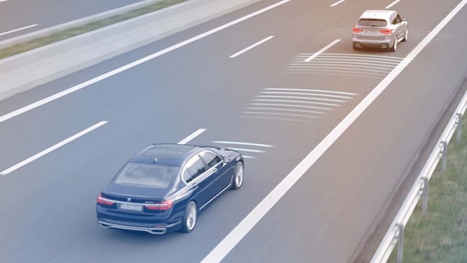 Active Cruise Control with Stop&Go Feature | BMW UK